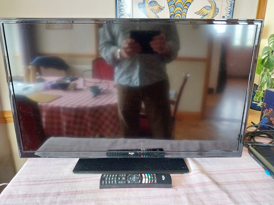 Bush DLED32HD 32" TV Freeview HD HDMI With Remote Control VGC | eBay UK