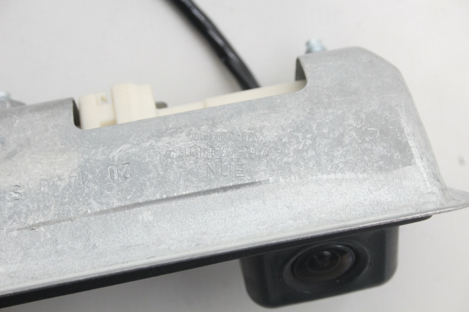 VW Tiguan Sharan Passat Touran Rückfahrkamera mit Abdeckung 1T0827229A ...
