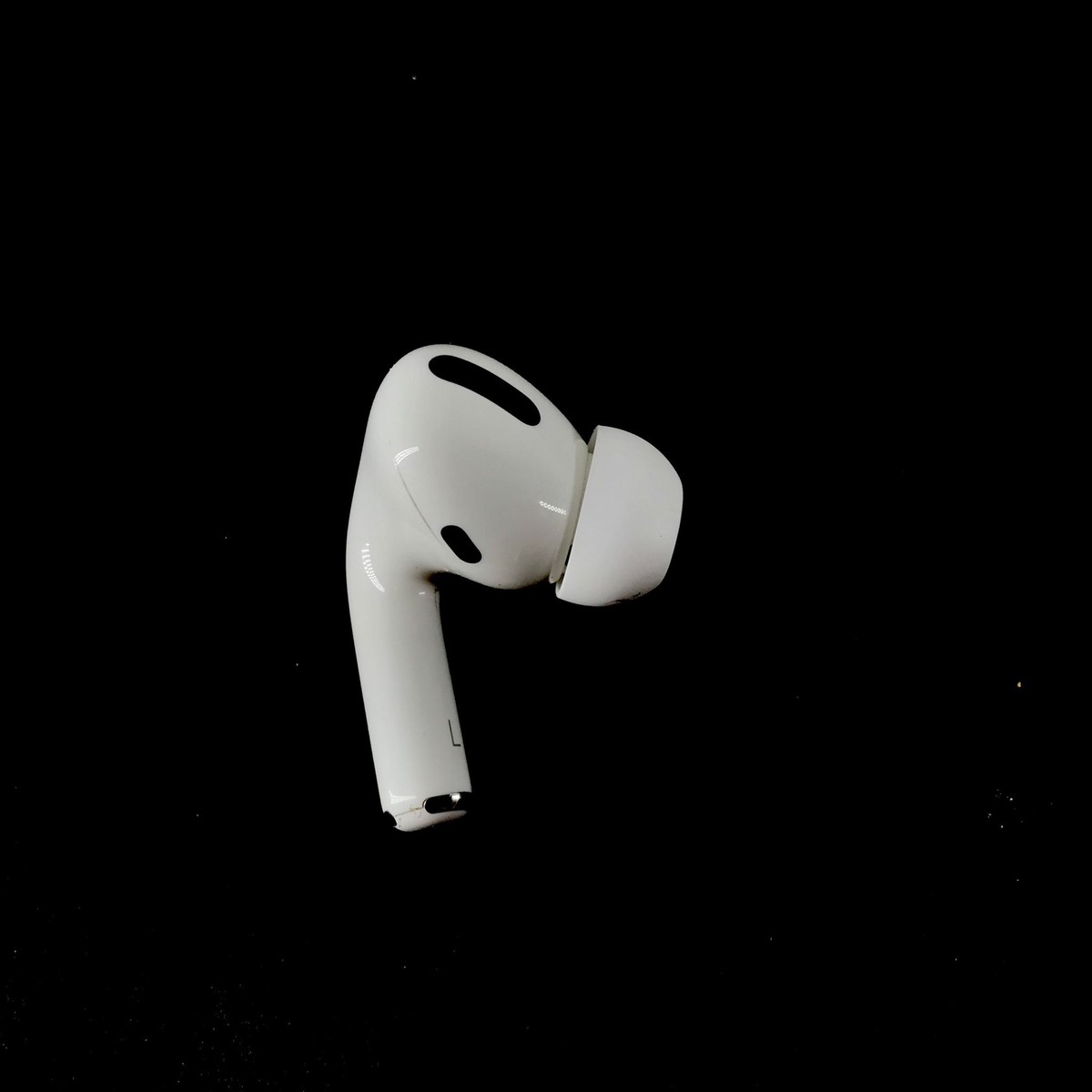 Two Apple AirPods Pro 1st Gen LEFT Replacement AirPod Only Two Apple AirPods Pro 1st Gen LEFT Replacement AirPod Only