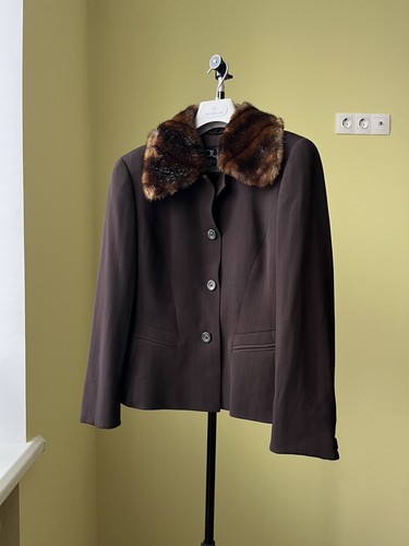 Laurel by Escada fur collar | eBay