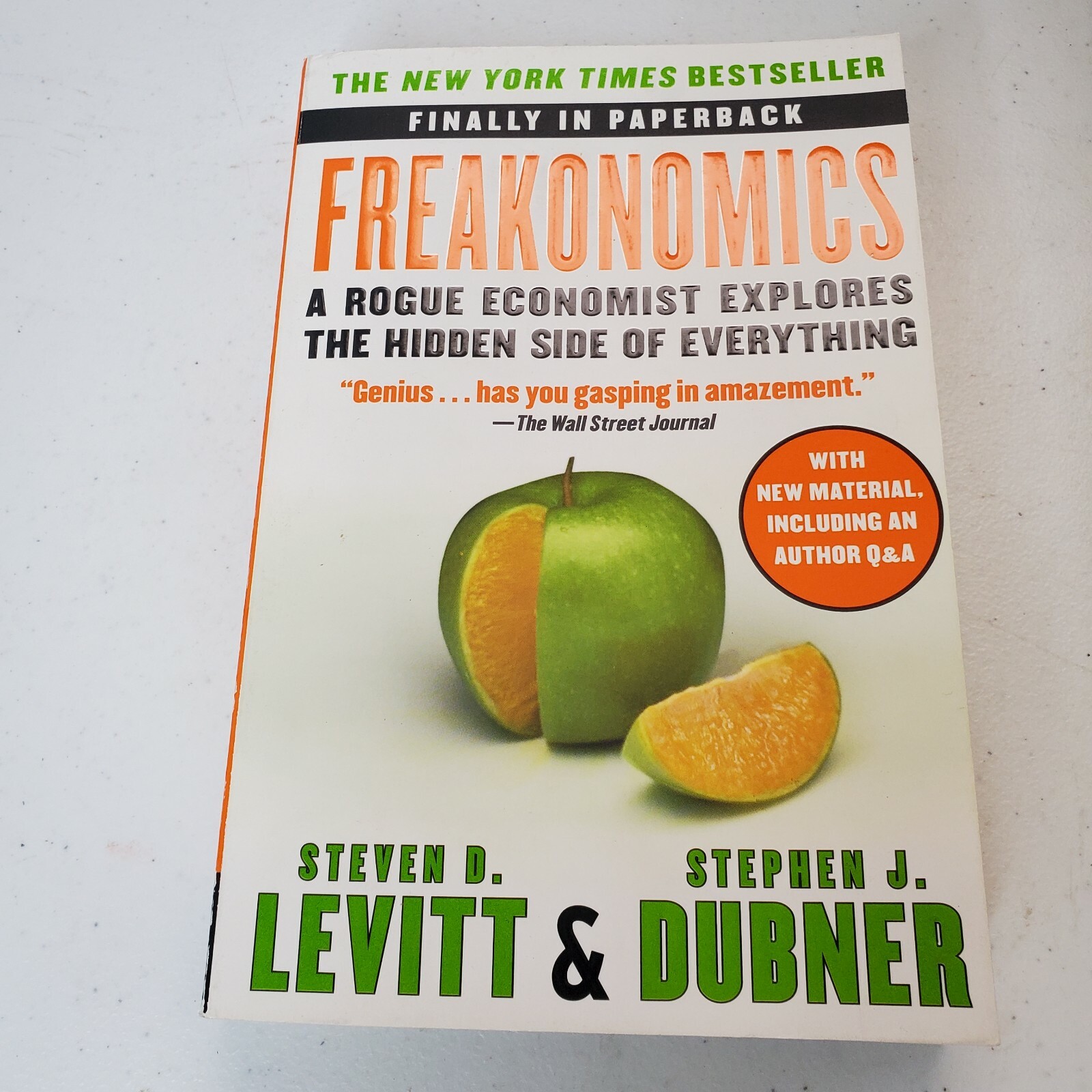 Freakonomics Paperback Book Steven Levitt Stephen Dubner 2009 Economy ...