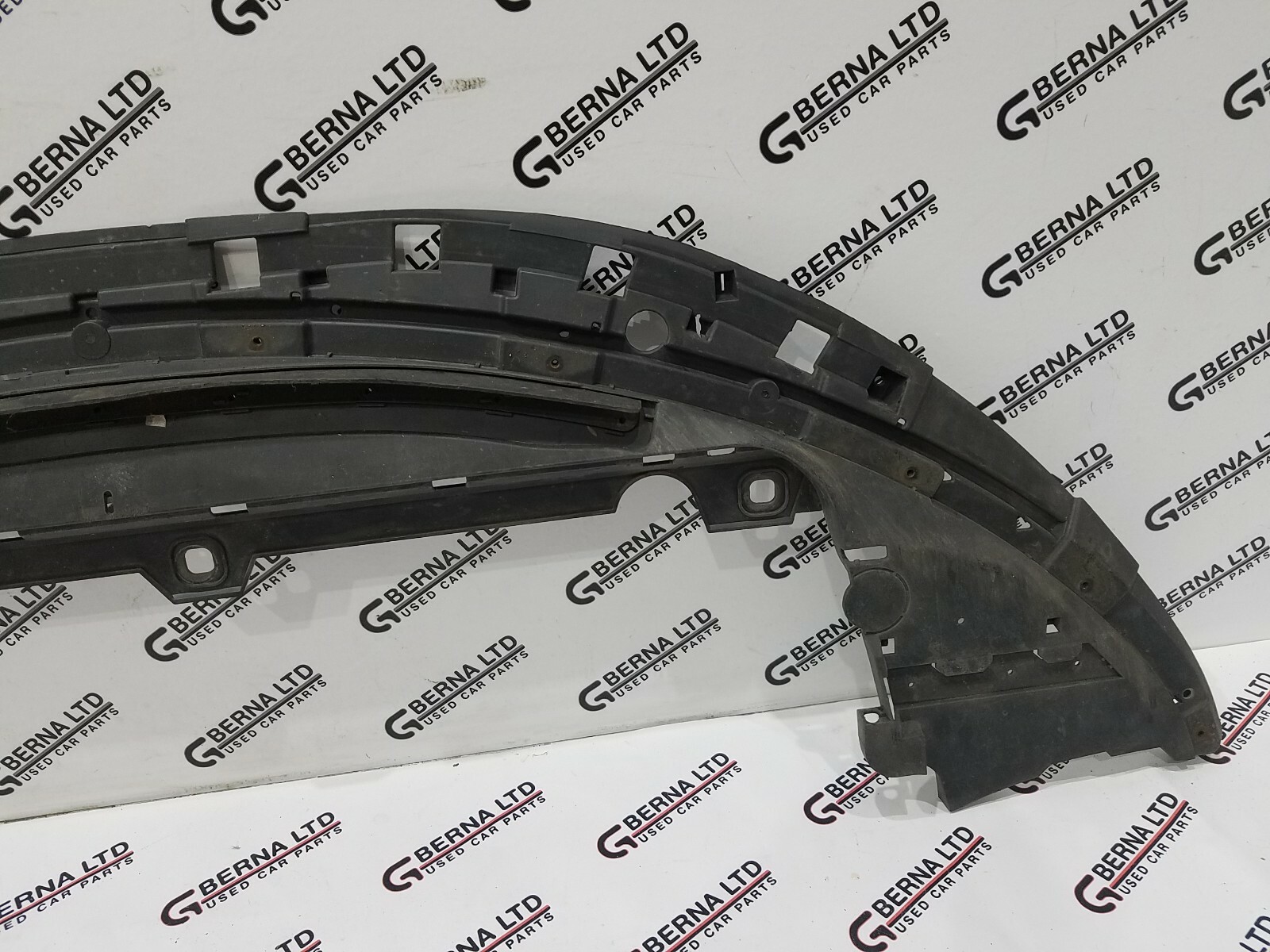 Genuine VOLVO S60 V60 09-2013 FRONT BUMPER UNDER TRAY COVER AIR GUIDE ...