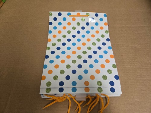 8 Pack Hallmark Paper Gift Bags 11" X 9" X 5" - Various Styles and ...