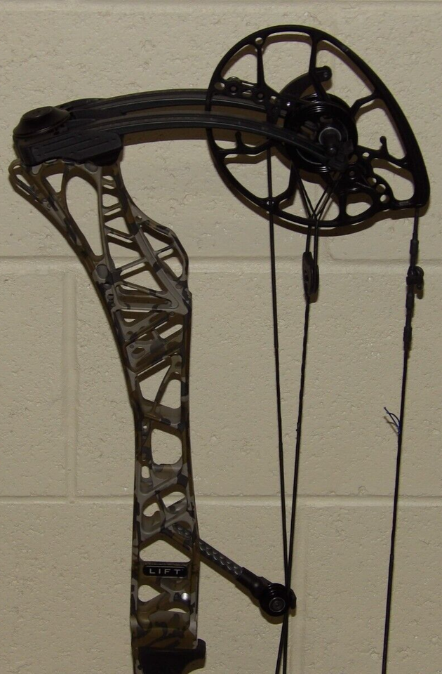 NEW, Custom Mathews Lift 29.5 Bow - Mossy Oak Bottomland & Black Finish ...