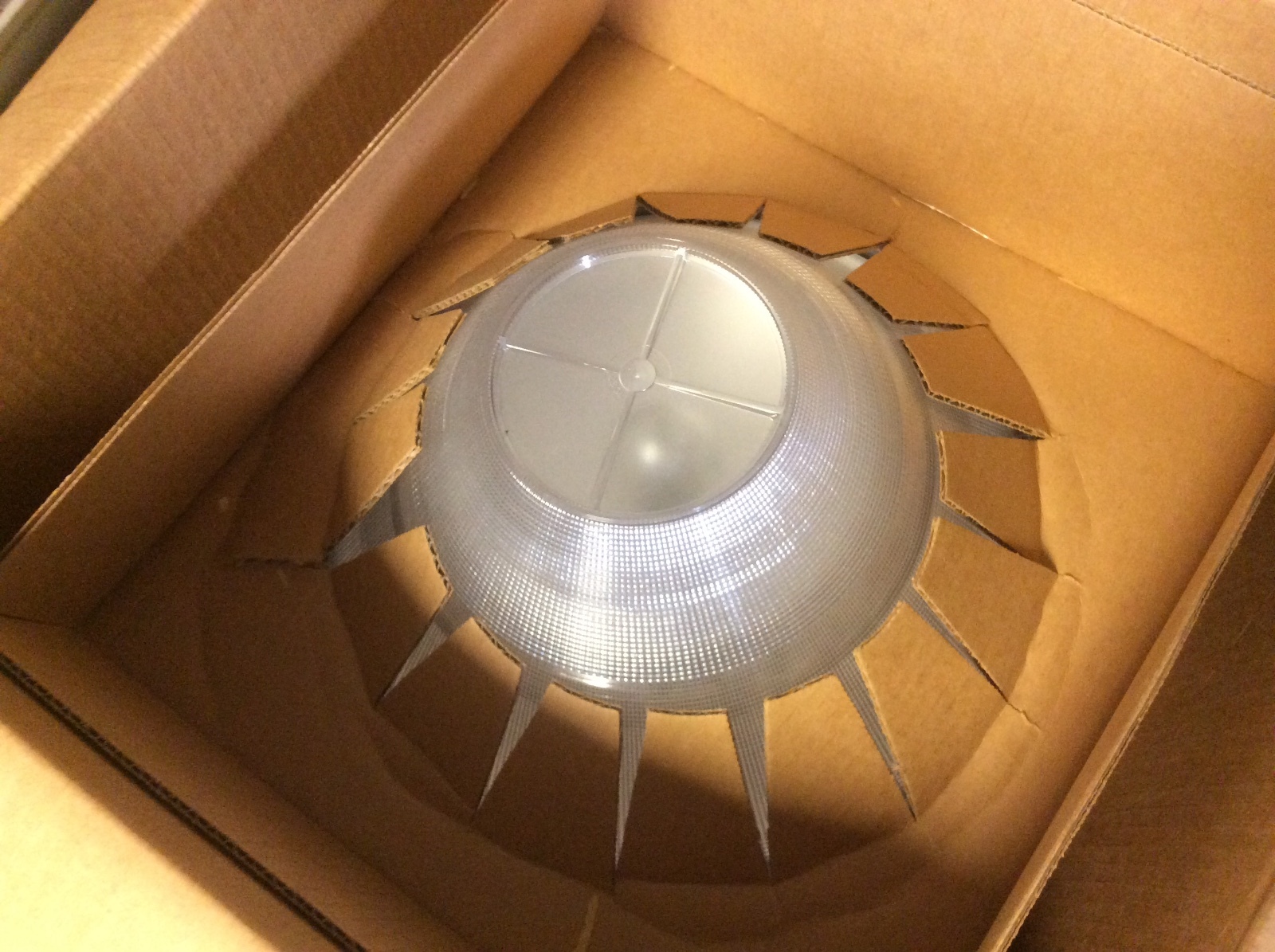 HUBBELL LWP-100S8-P-WH Low Bay Enclosed Acrylic Refractor light NEW NOS ...