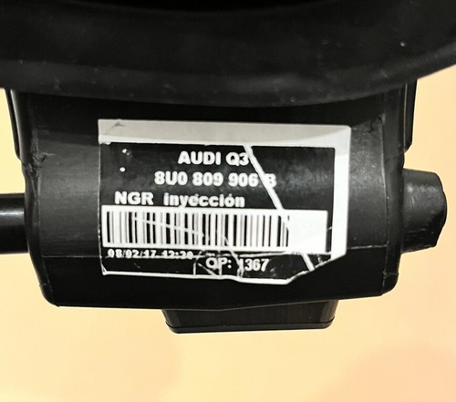 GENUINE Audi Fuel Door + Insert 8U0 809 906 C OEM 8U0 809 906 B Q3 New ...