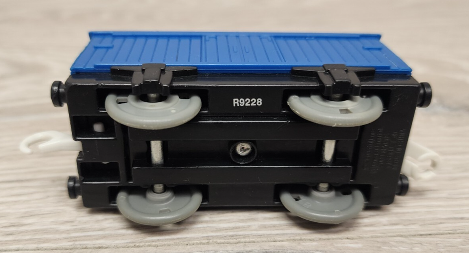 Thomas & Friends Trackmaster Blue Cargo Car Boxcar 2009 Mattel Gullane ...