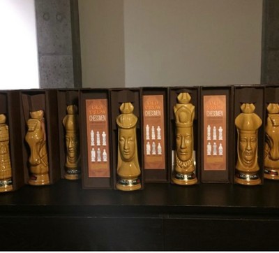 Old Crow Chessmen COMPLETE CHESS SET - 32 Ceramic Decanters in Original ...