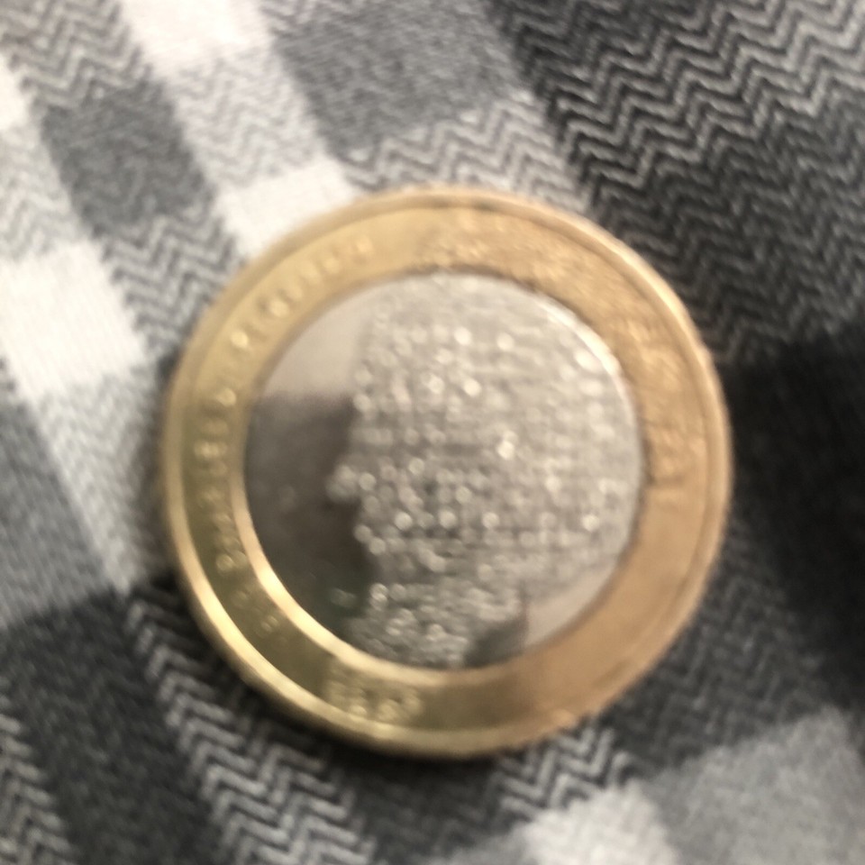 2012 Charles Dickens Two Pound £2 Coin | eBay UK