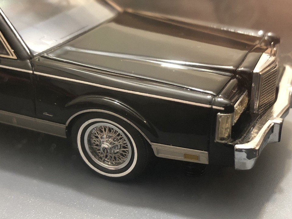 Neo Scale Models 1985 Lincoln Town Car Limousine Black Model Car ...