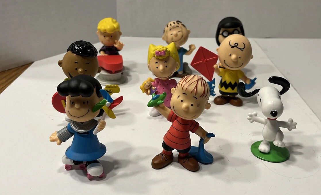 Peanuts Characters Lucy And Charlie