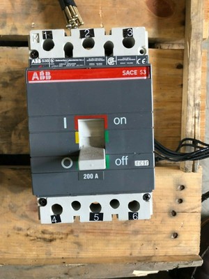 Circuit Breakers - 200 Amp 3 Pole Circuit Breakers