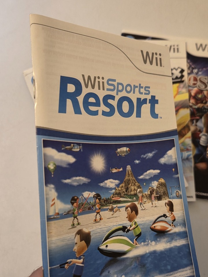 ONLY (8) Manuals & (4) Empty Cases Nintendo Wii ~ NO GAMES! Mario Wii ...