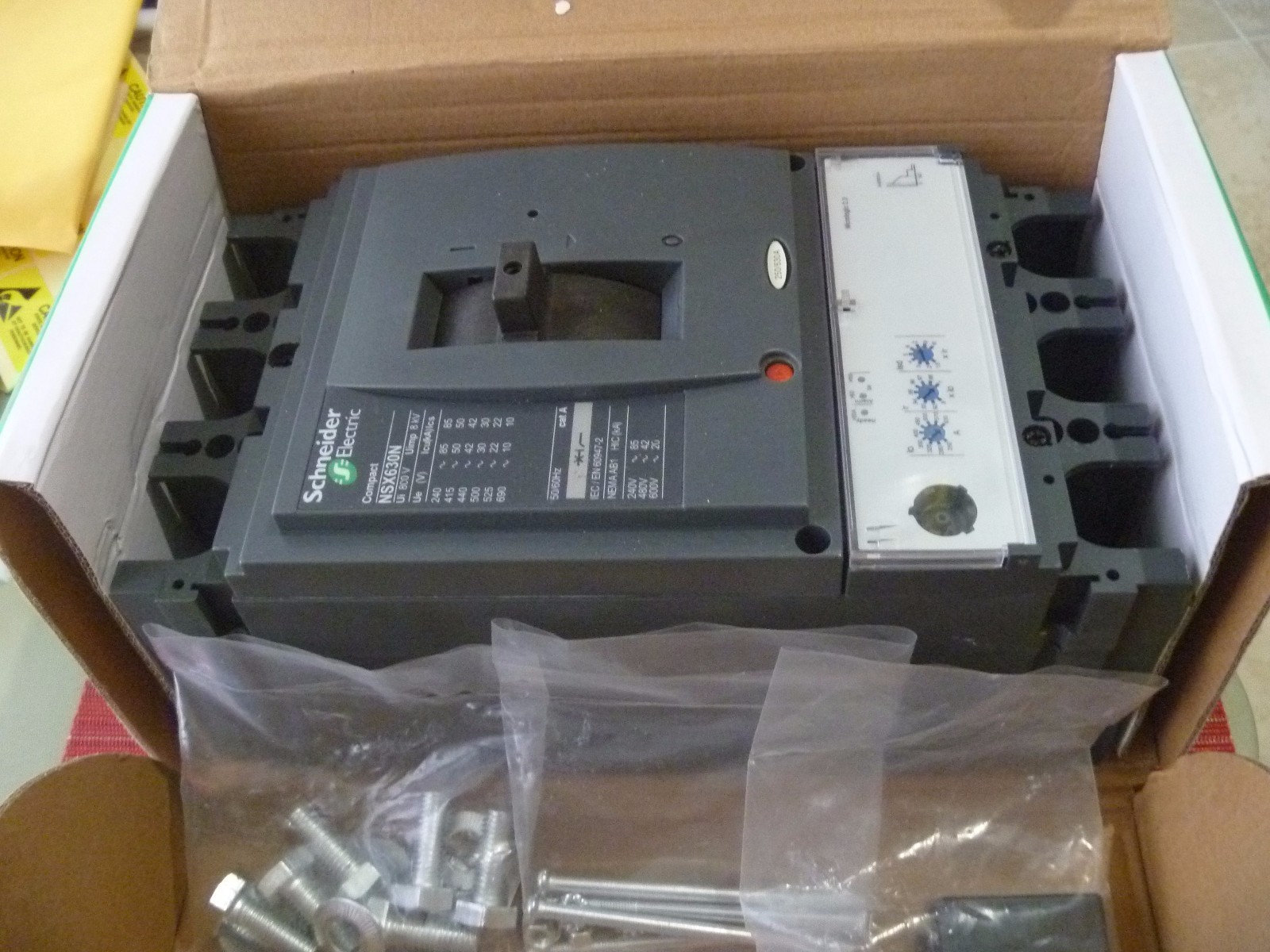 NEW MODULE SCHNEIDER LV432893 NSX630N Mic2.3 630A 3P3D | eBay