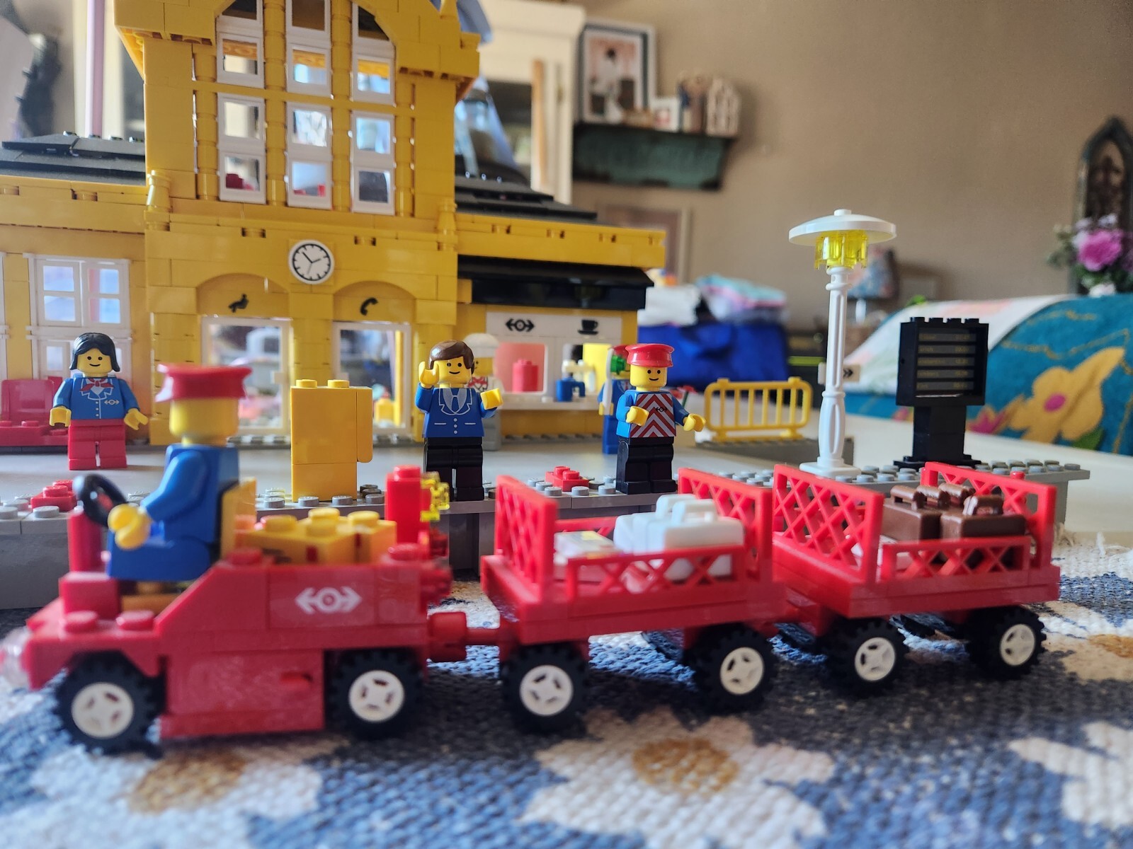 Lego® 4554 Metro Station + Canadian Mail Truck | eBay