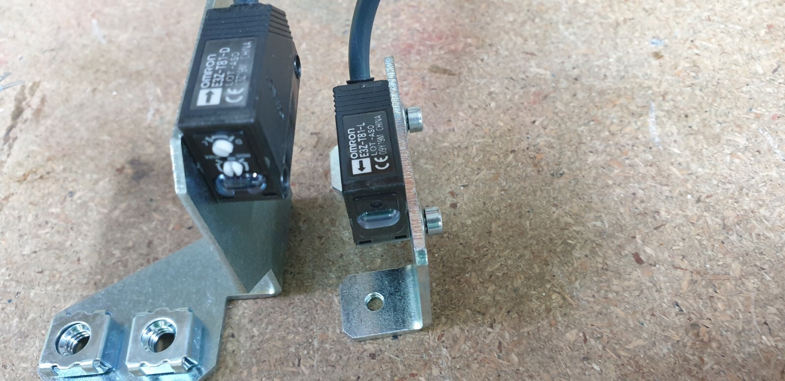 Omron E3Z-T81-D, E3Z-T81-L Photoelectric through-beam sensor, emiter ...