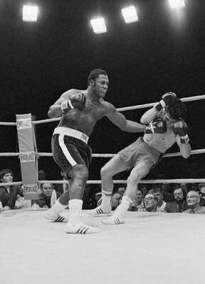 Joe Frazier Boxing With Terry Daniels 1971 OLD BOXING PHOTO | eBay ...