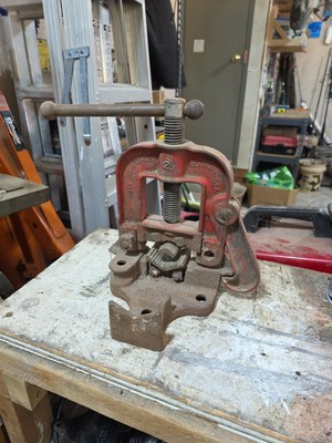 RIDGID B-Y-2 1/2 Yoke Pipe Bench Vise 1/8” To 2-1/2" Great Condition | eBay