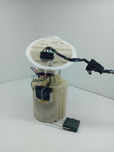 Mercedes-Benz C W204 2008 Essence Pompe à carburant A2044700294 EDA6031 ...