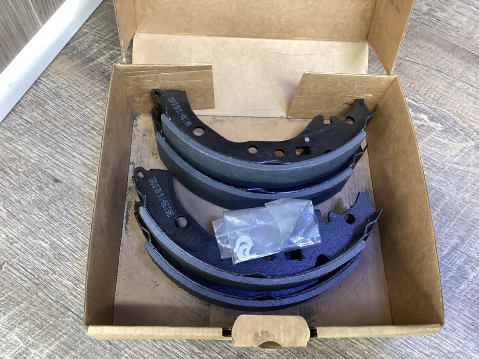 Wearever Carquest Ceramic Rear Brake Shoe Set Scion IQ xD Toyota ...