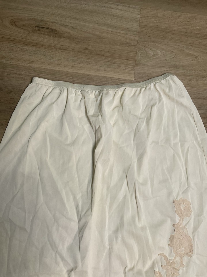 VINTAGE Vanity Fair Ivory Pink Floral Lace Half SLIP Skirt Babydoll ...