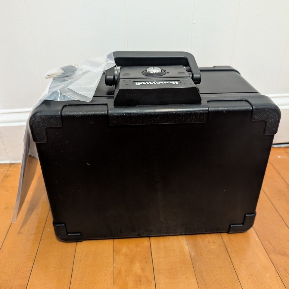 Honeywell Fireproof Safe Box Waterproof Small Fire Chest Key Door Lock ...