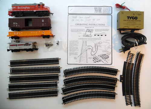 HO Scale Starter TRAIN SET w/ Locomotive, Caboose, 2 Cars, track, power ...