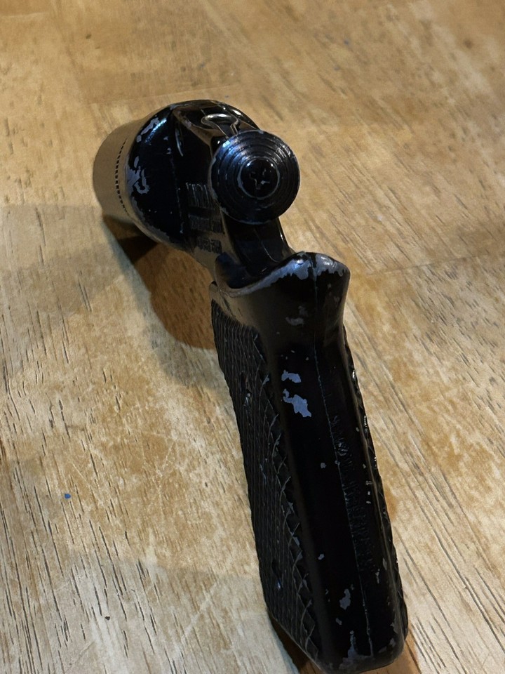 RARE VINTAGE MAYDAY DISTRESS SIGNAL FLARE PISTOL 25MM | eBay