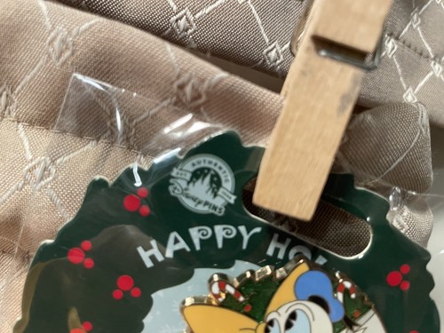 Disney Donald Duck Holiday Wreath Bell Dangler Pin Limited Edition Of ...