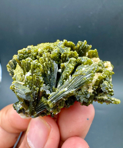 263 CTs Natural Green Epidote Cluster With Matrix Specimen @ Mineral ...