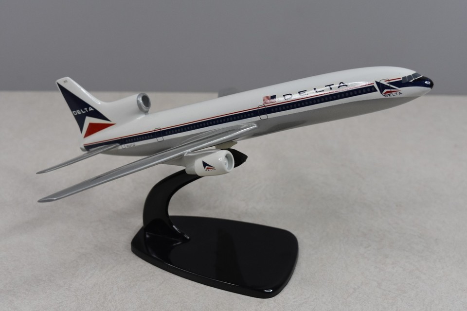 (Lot A62) 1/200 Scale Air Jet Advance Model Lockheed L-1011 Tristar ...