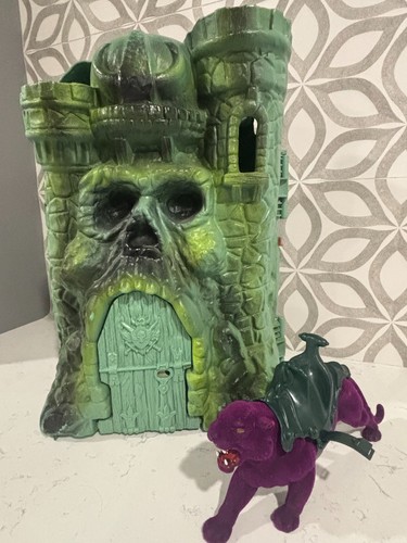 Vintage 1982 He-Man Masters of the Universe Castle Greyskull & Panthor ...