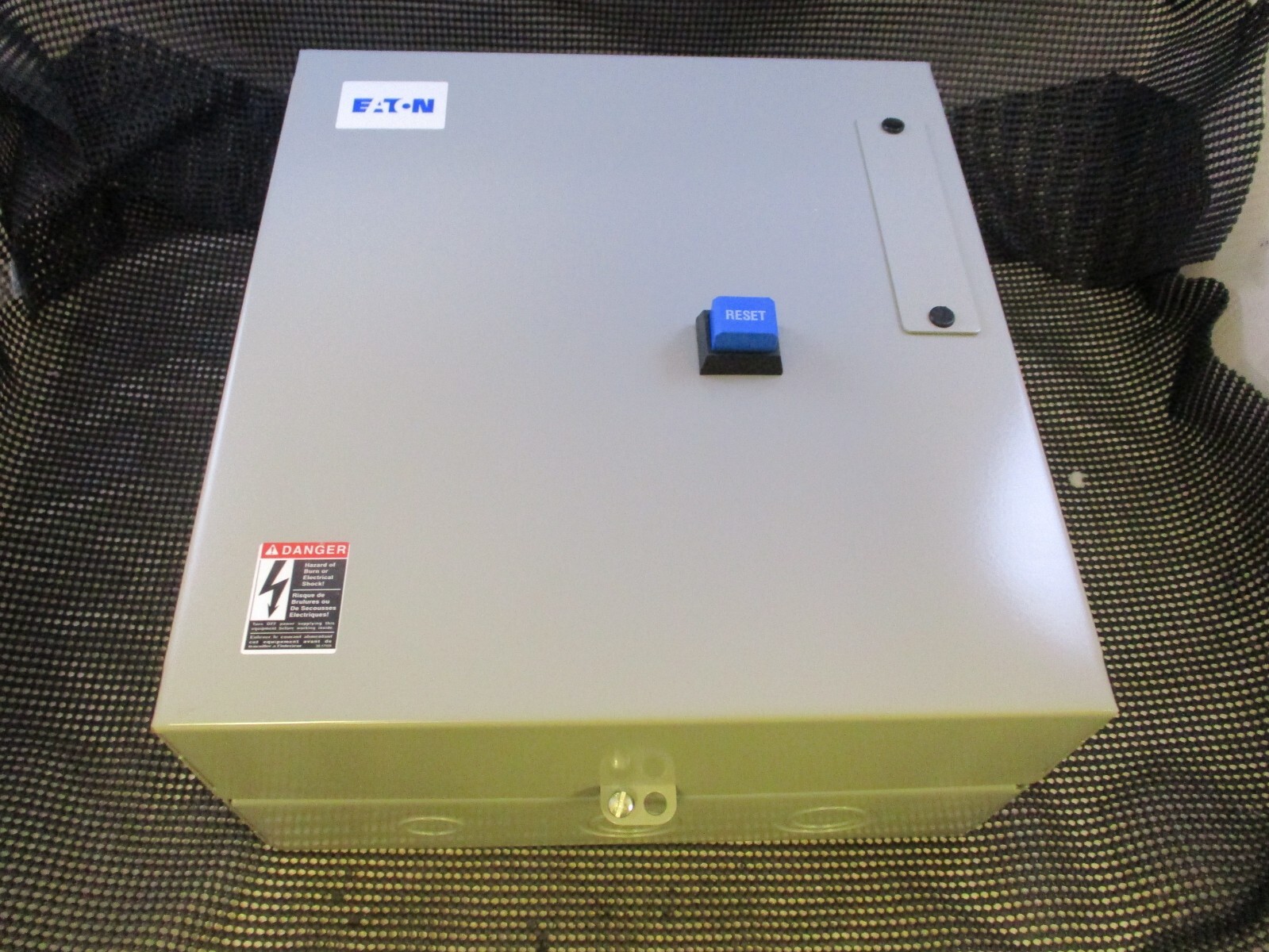 EATON SIZE 1 REVERSING STARTER ECN0611AAA MOD R63/C NEMA 1 ENCLOSURE ...