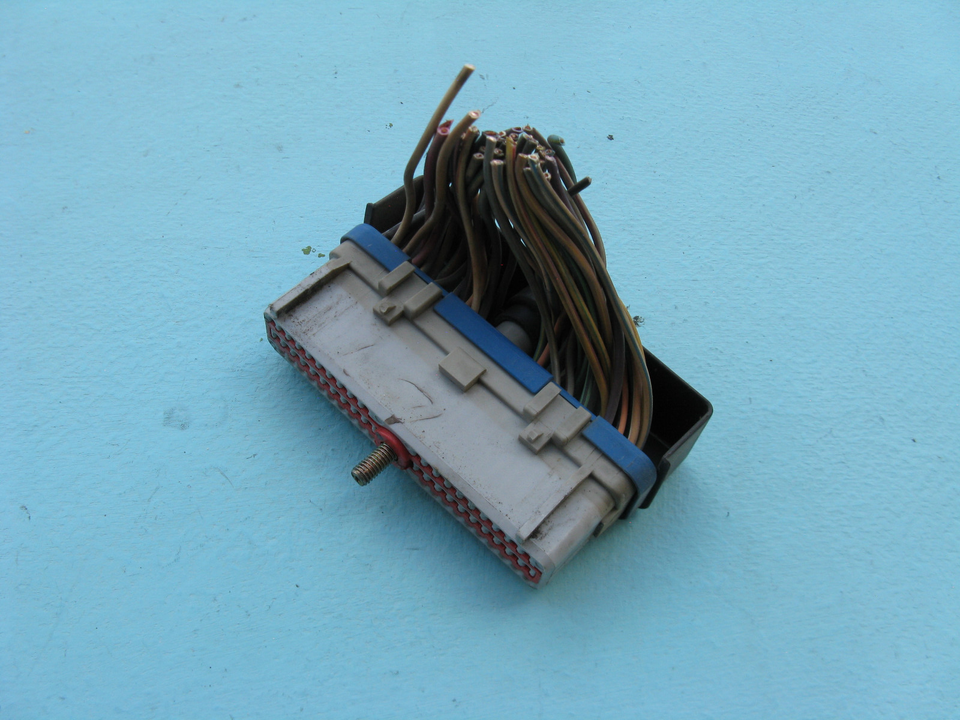 92 93 94 FORD F-150 F-250 4.9 ECU ECM ENGINE CONTROL MODULE PLUG F3PF ...