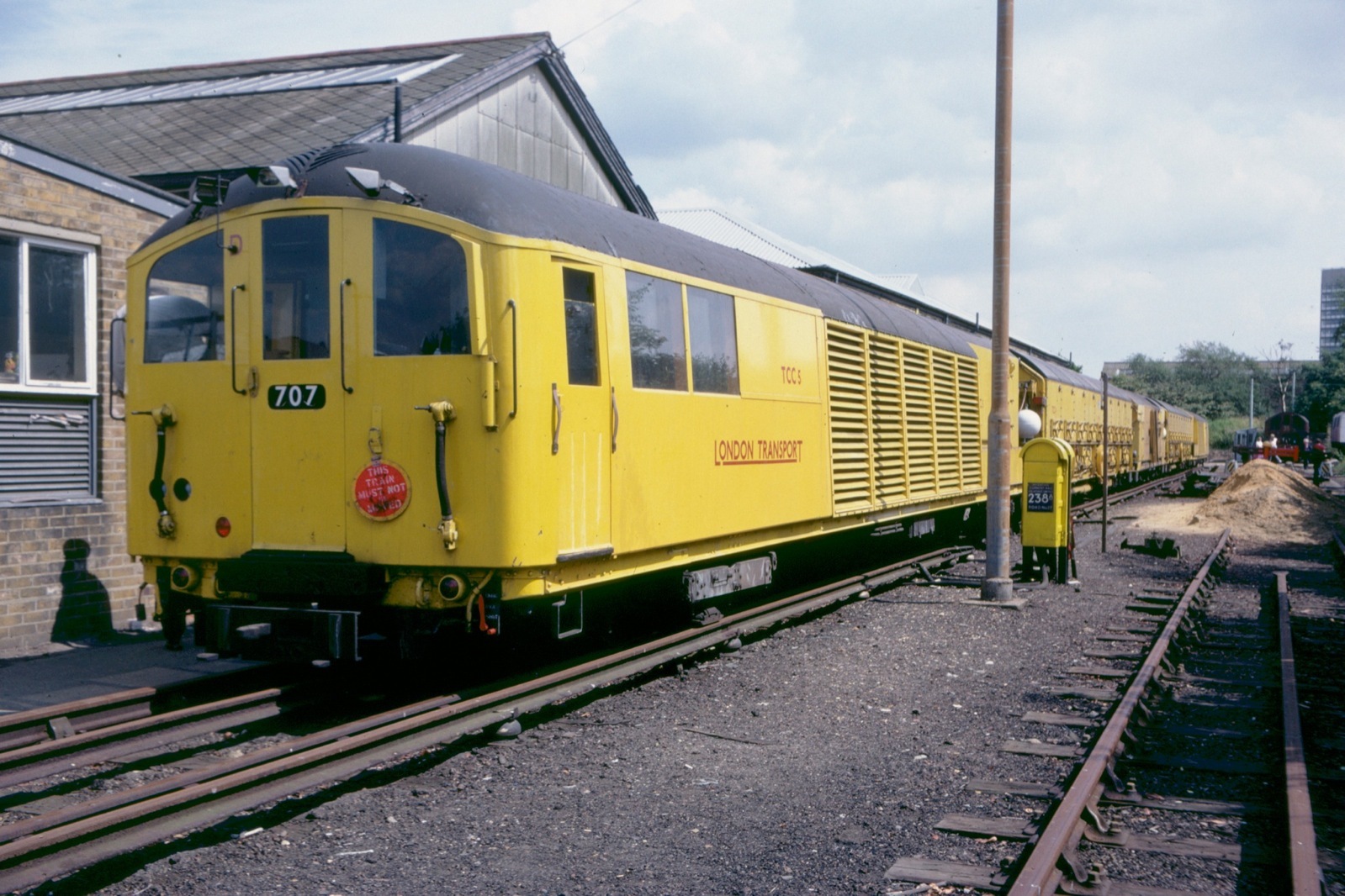 London Underground Tunnel cleaning train Acton 1983 Train Photo | eBay UK