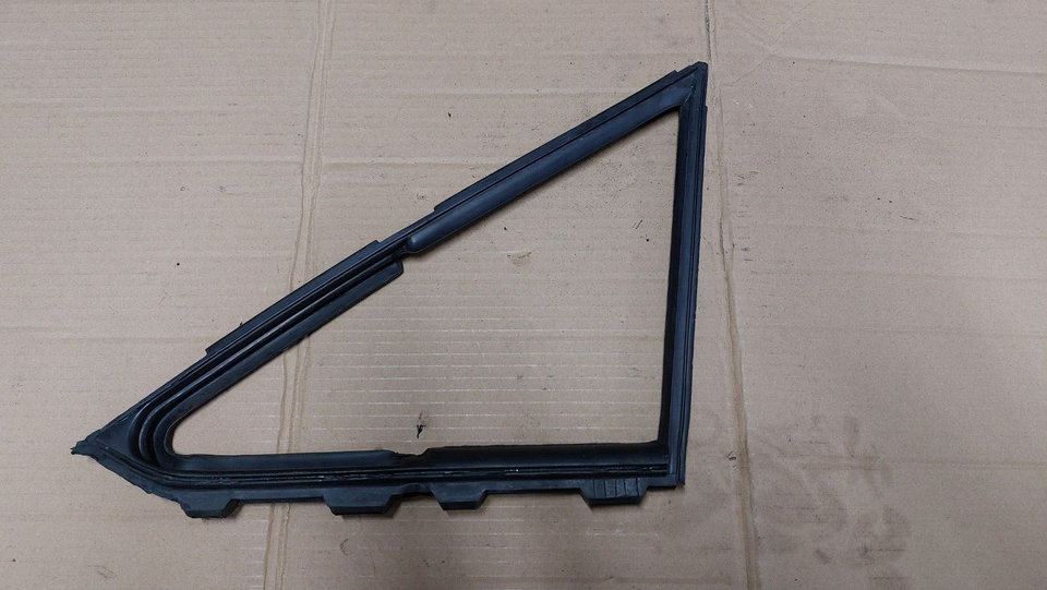 Alfa Romeo alfetta gtv triangle window rubber seals right site | eBay