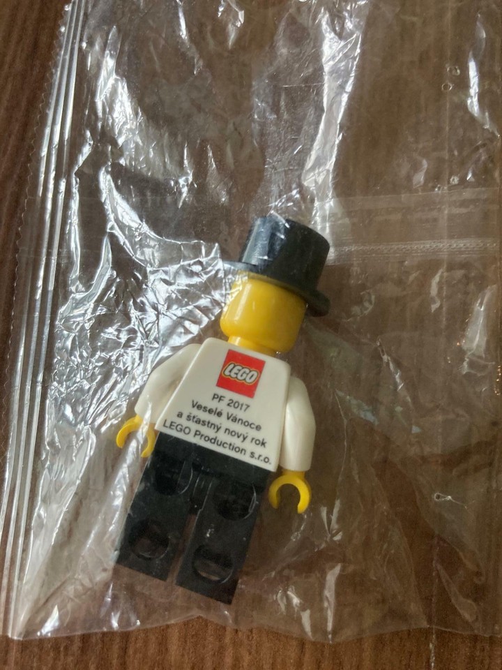 Lego Minifigure Employee KLADNO Christmas PF 2017-VERY RARE,VALUABLE ...