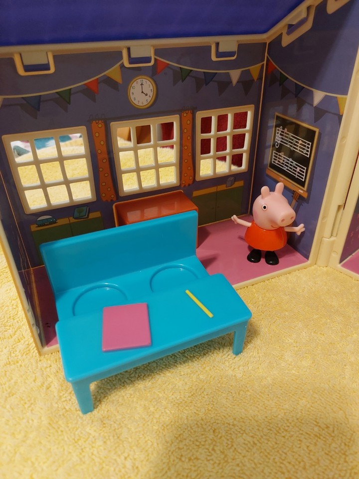 Peppa Pig School With Bell | eBay