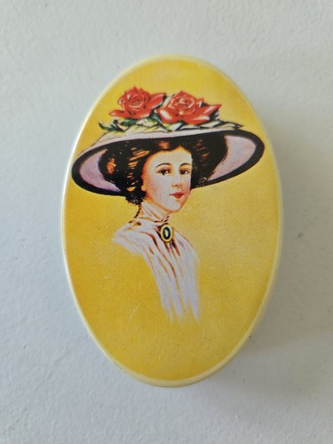 Vintage small tin sewing kit Elegant Lady | eBay