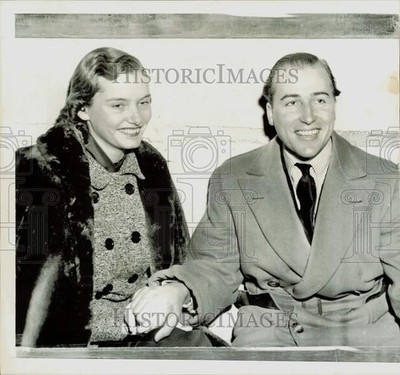 1956 Press Photo Lord Porchester and fiancee Jean Wallop aboard Queen ...