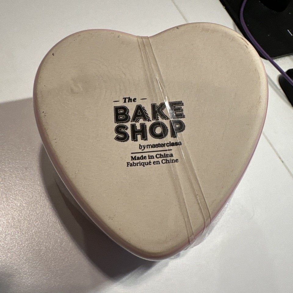 The Bake Shop Masterclass Pink Heart Shaped Mini Casserole Dish w/cover ...