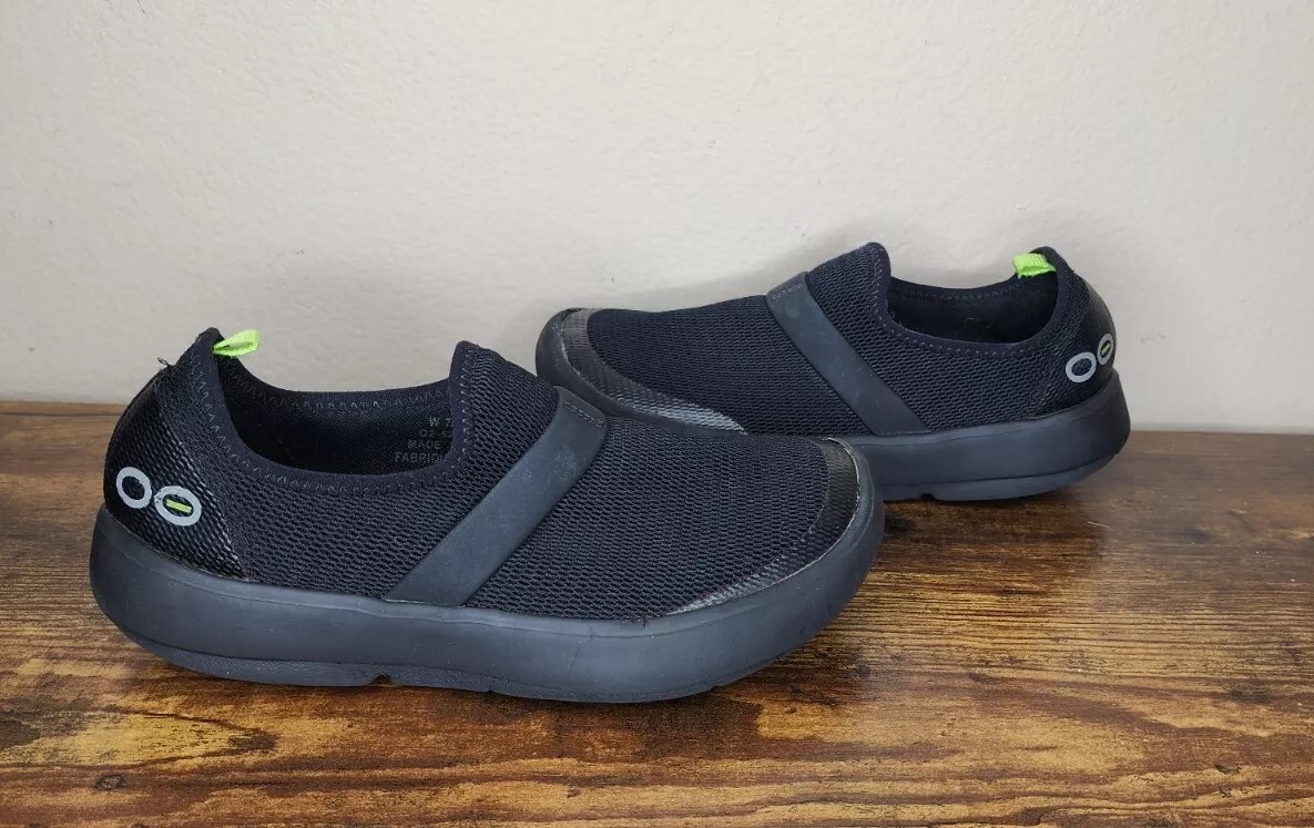 Oofos OOmg eeZee Recovery Low Black Slip On Shoes Sneaker Women's Size ...