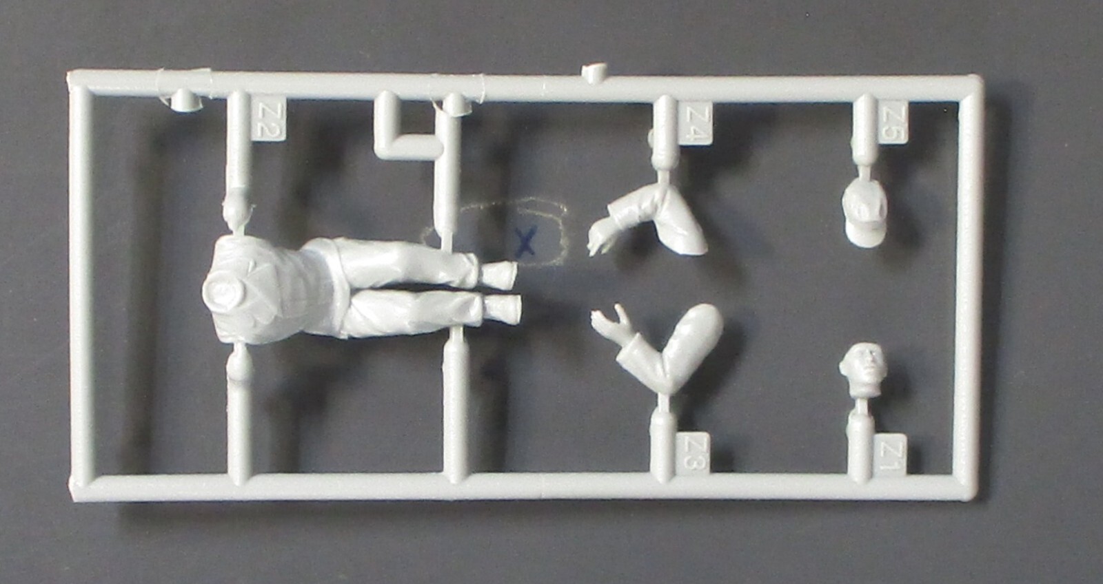 Dragon 1/35 Scale SdKfz.251/1 Ausf.C Rivetted - Driver Figure from Kit ...