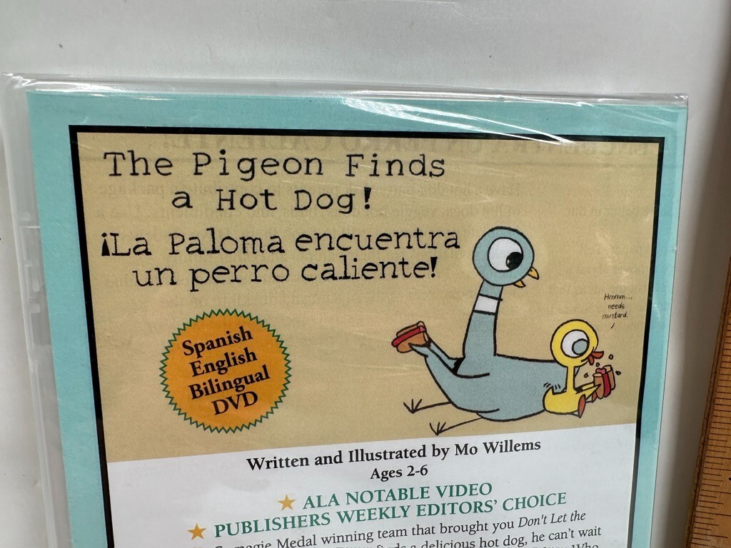 La Paloma Encuentra Un Perrito Caliente Hot Dogs Gratinados En