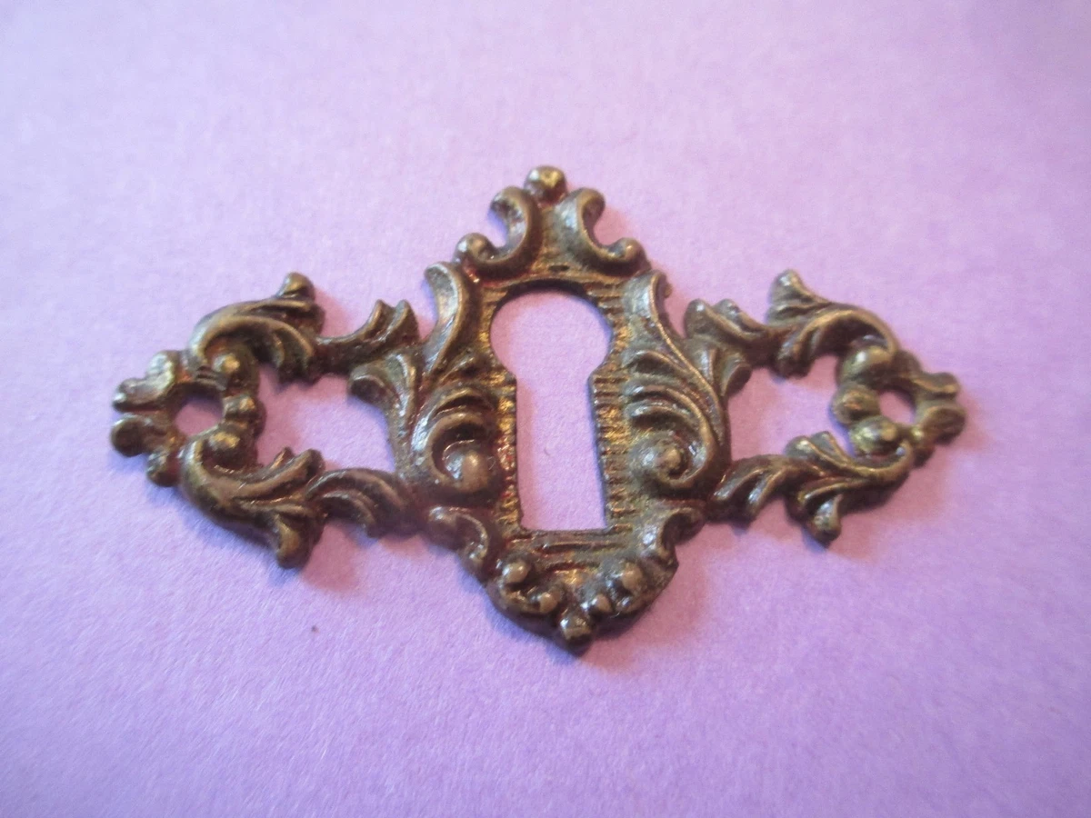 Victorian Keyhole Design