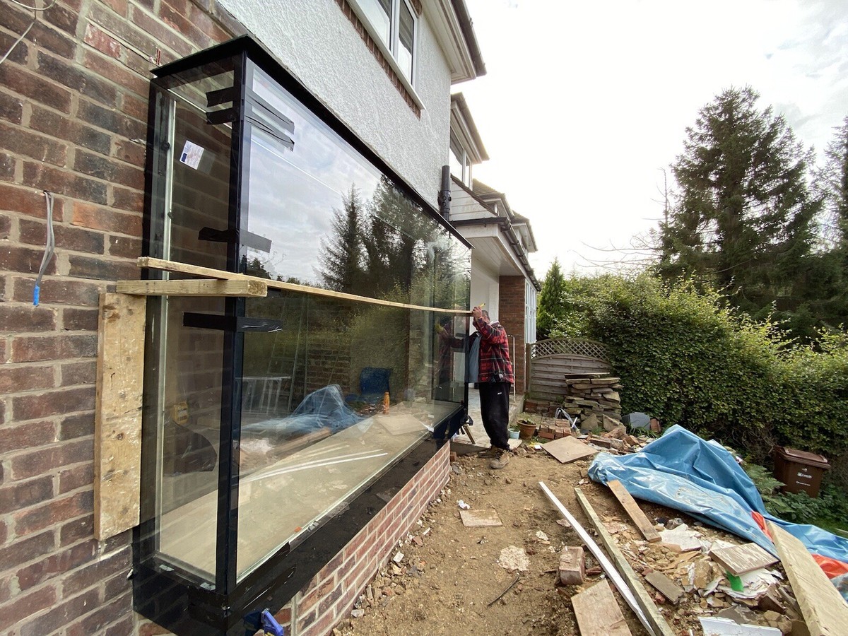 Frameless Bay Windows Curved Glass Windows And Translucent Structures