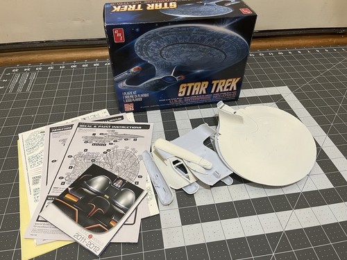 2012 AMT Star Trek U.S.S. Enterprise NCC-1701-D Model Kit | eBay