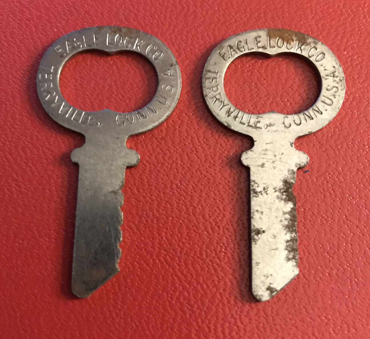 Vintage Key EAGLE LOCK CO TERRYVILLE CT Appx 1-1/2" 2 keys [kb5] | eBay