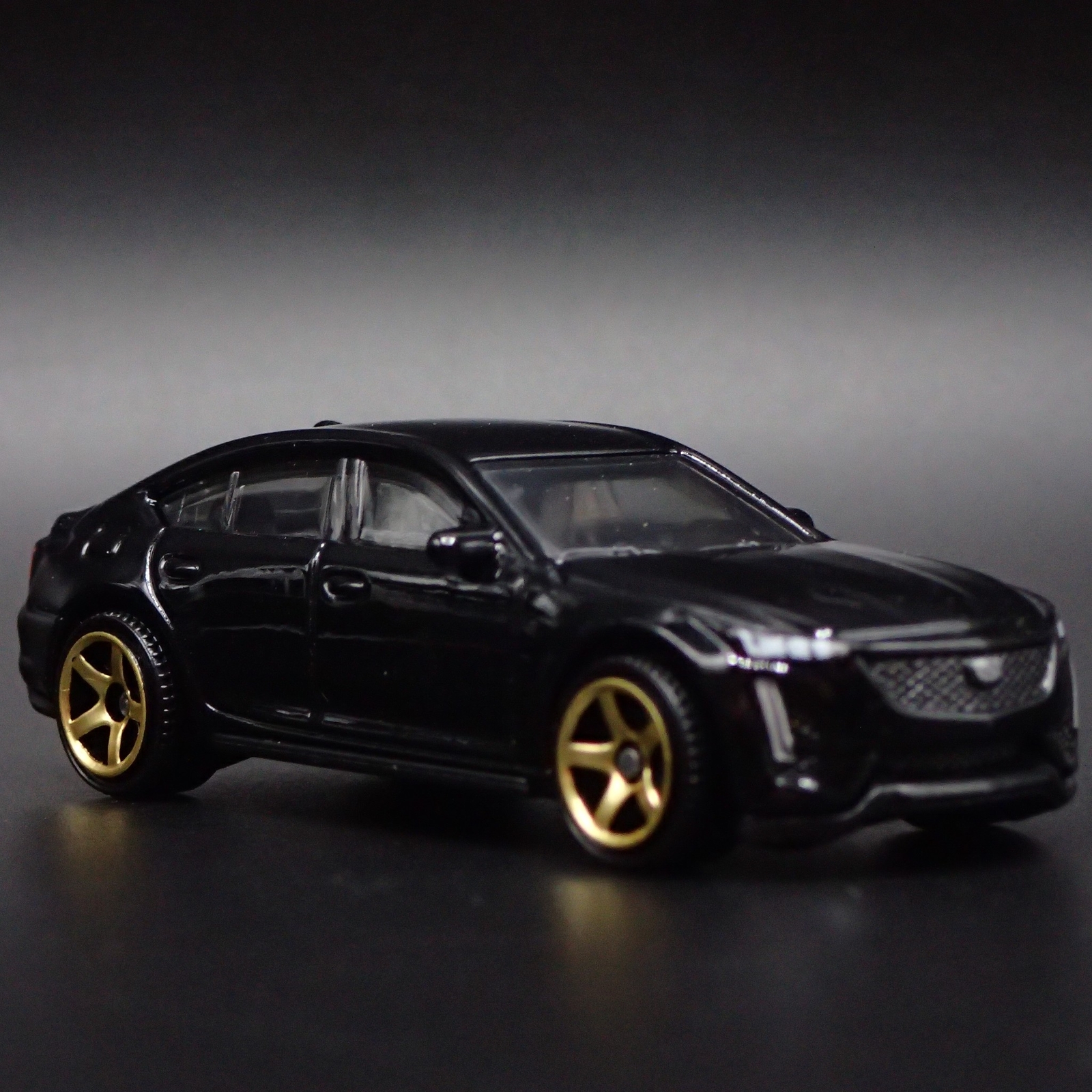 2020-2023 CADILLAC CADDY CT5-V 4 FOUR DOOR 1:64 SCALE DIORAMA DIECAST ...