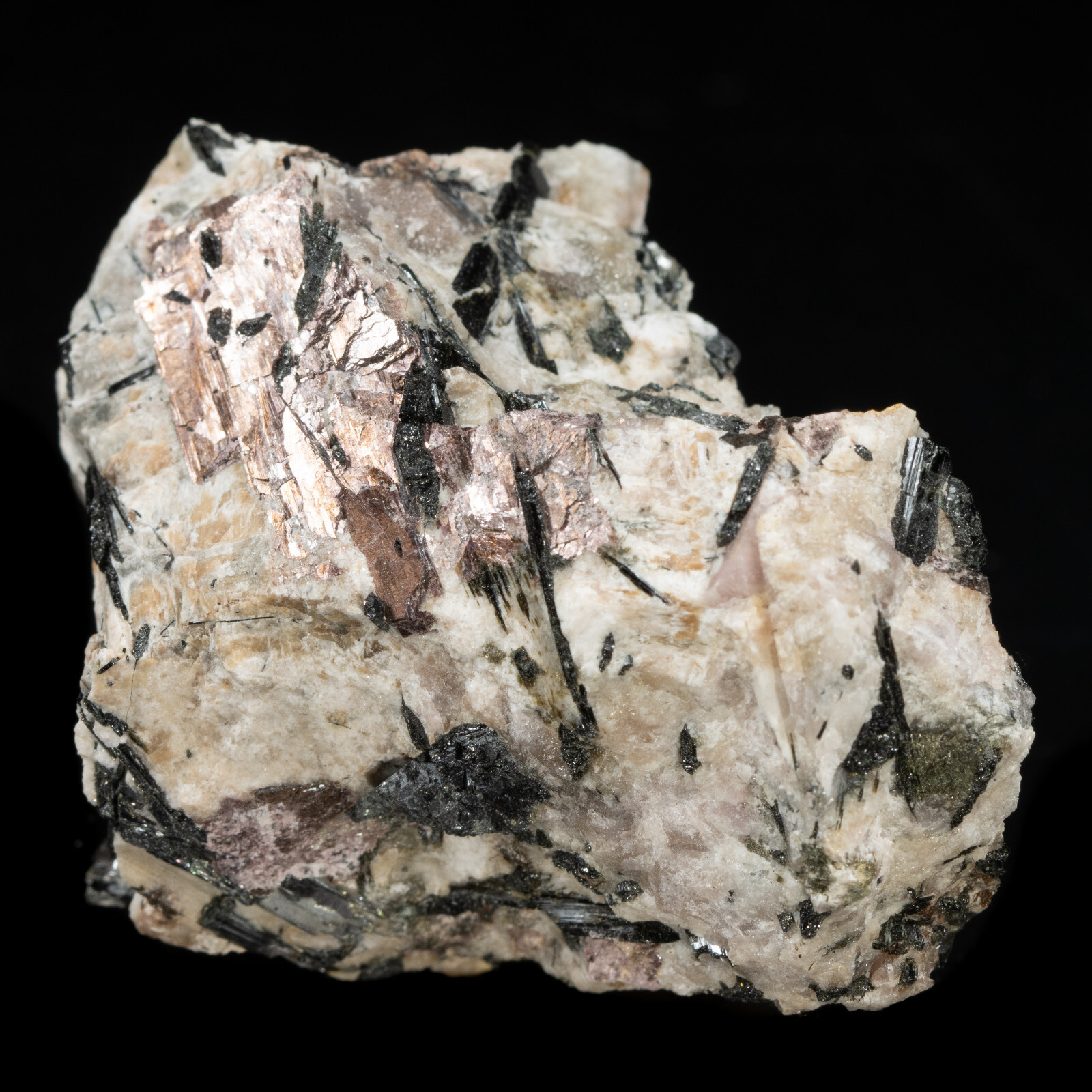 Murmanite, Manganoneptunite, Ussingite. UVLW Fluorescent mineral Kola ...